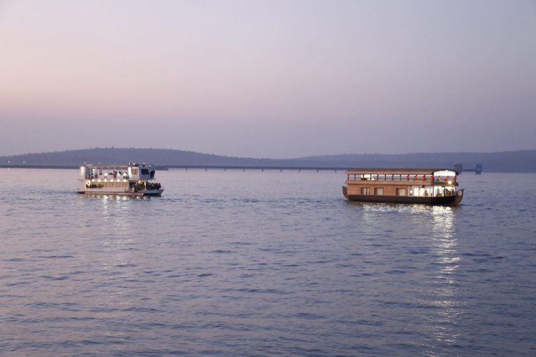 Take a Adventurous Trip of Hanuwantiya Island - Khandwa - India Imagine